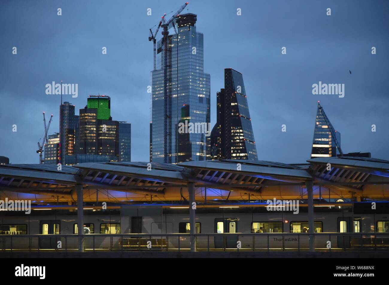 London landscape locations at night Stock Photo - Alamy