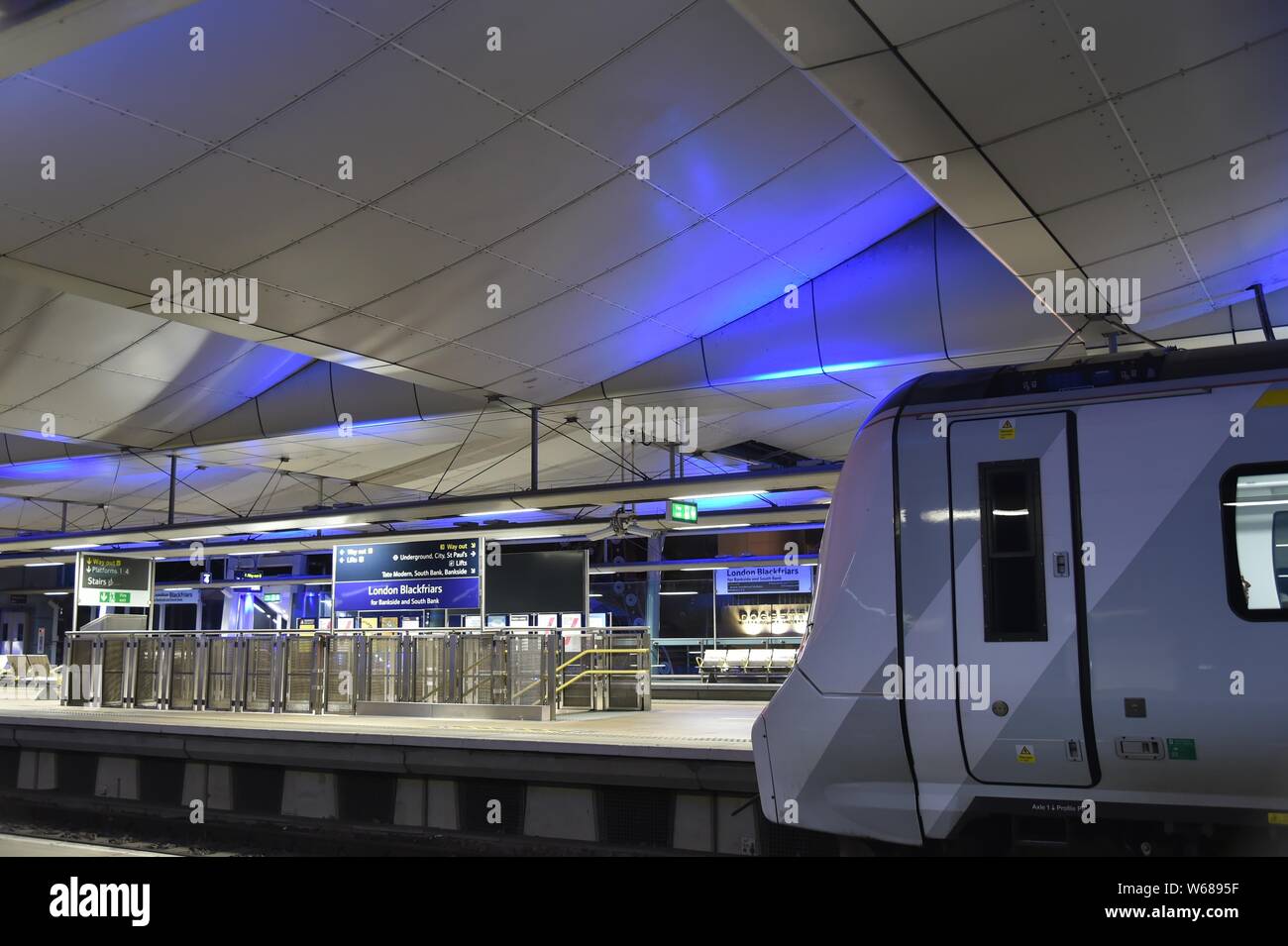 London Underground public transport system Stock Photo - Alamy