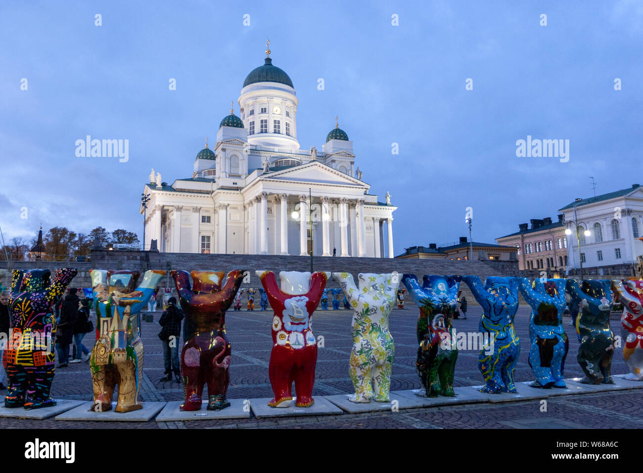 The United Buddy Bears exhibition, fiberglass bear sculptures Klaus and ...