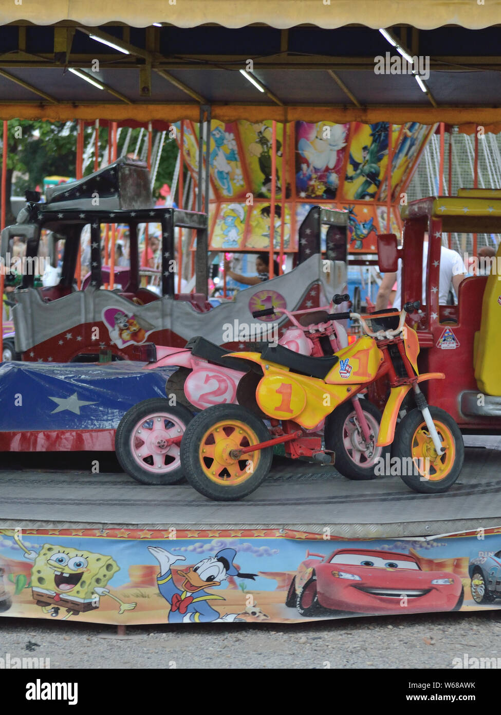 Kiddie ride hi-res stock photography and images - Alamy