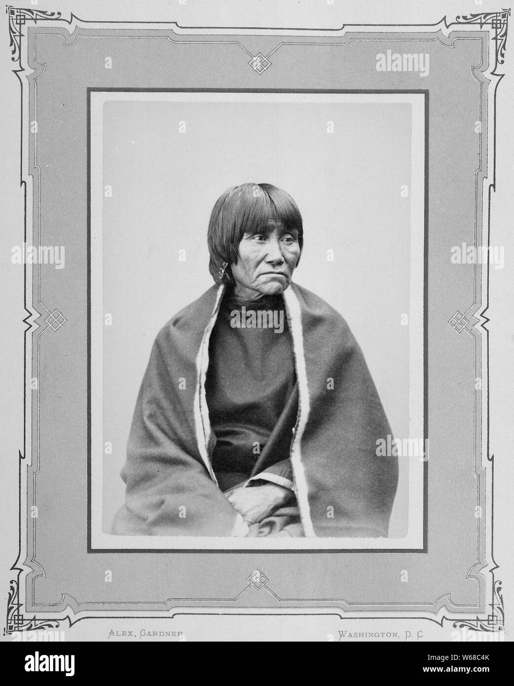 Silver brooch hi-res stock photography and images - Alamy