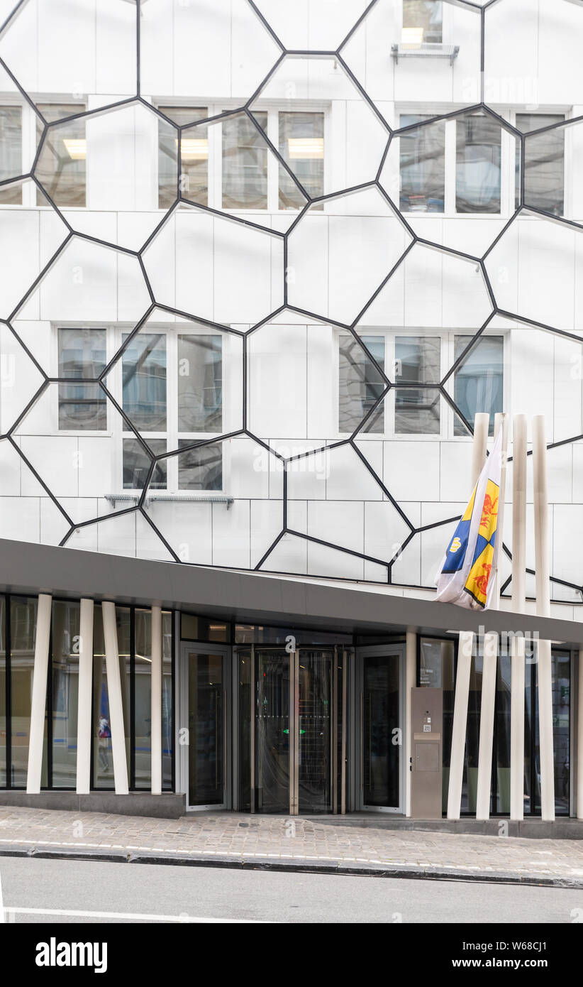 Modern office building Stock Photo - Alamy