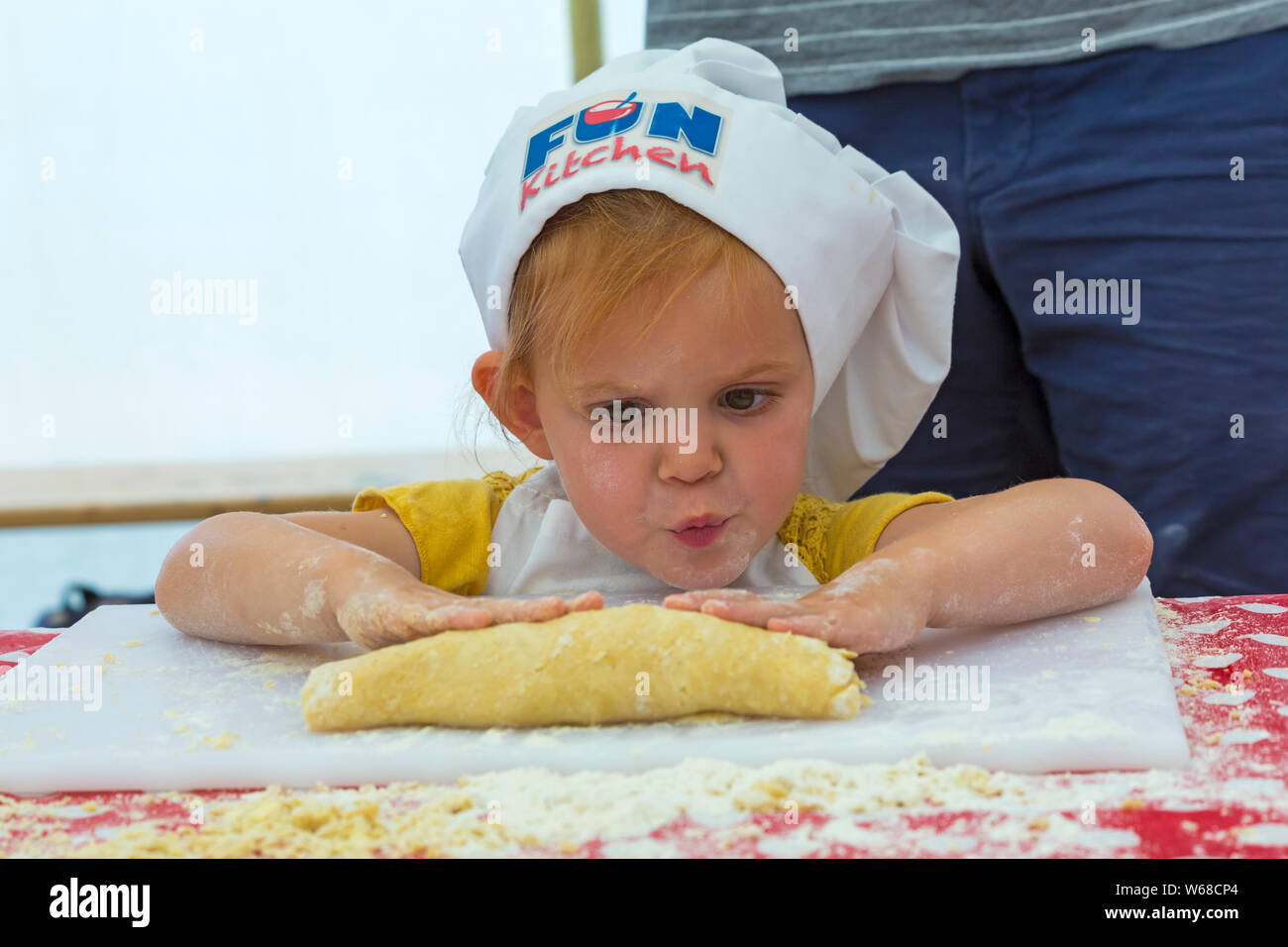 Chefs making a pie hi-res stock photography and images - Alamy