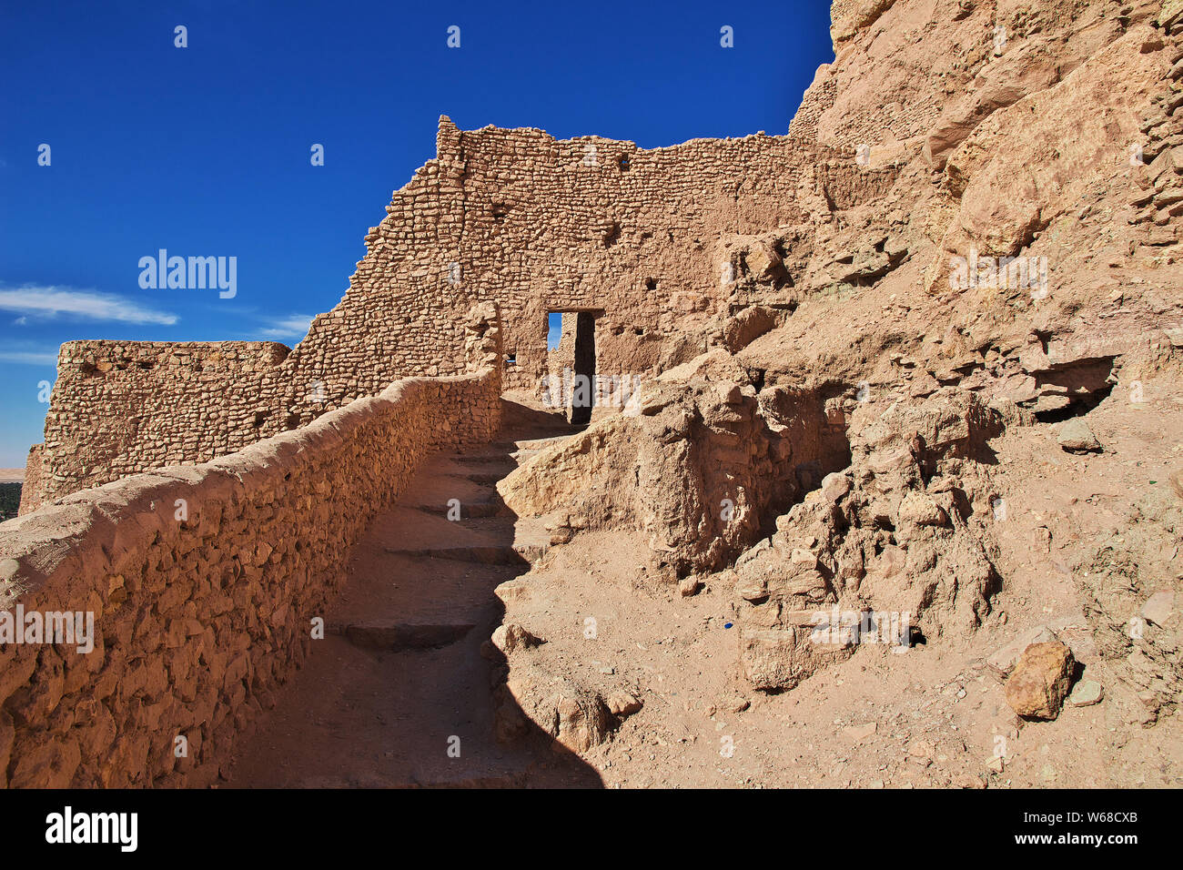 Castle in the Sahara desert in the heart of Africa Stock Photo - Alamy