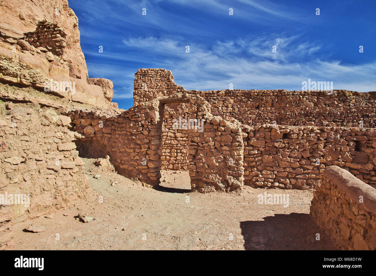 Castle in the Sahara desert in the heart of Africa Stock Photo - Alamy