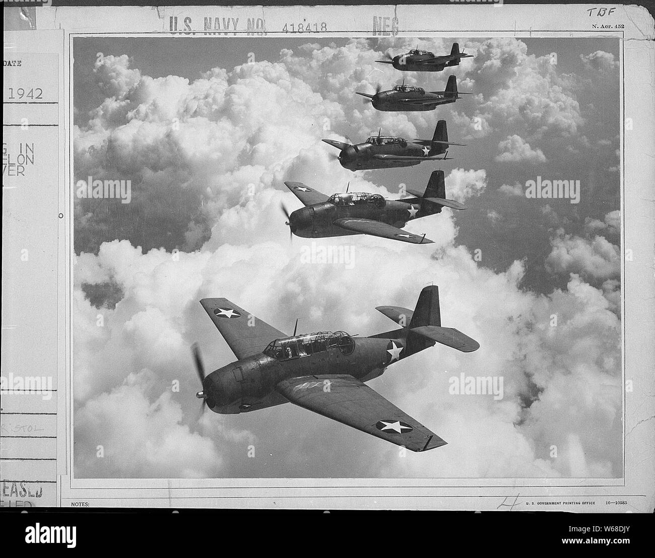Echelon formation hi-res stock photography and images - Alamy