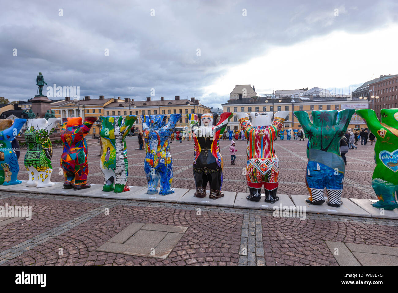 The United Buddy Bears exhibition, e fiberglass bear sculptures Klaus ...