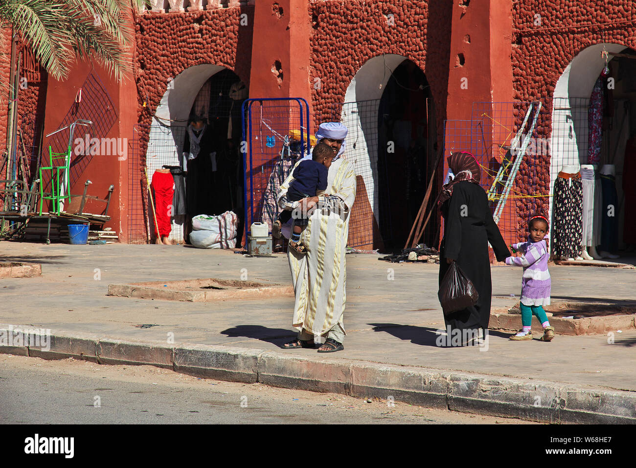 Adrar city in desert Sahara, Algeria Stock Photo - Alamy
