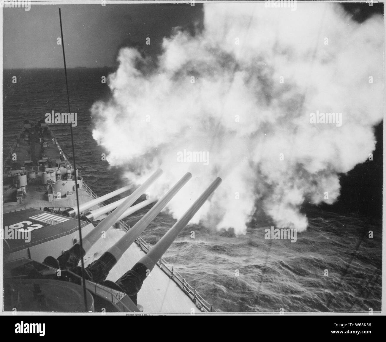 16 inch shell hi-res stock photography and images - Alamy