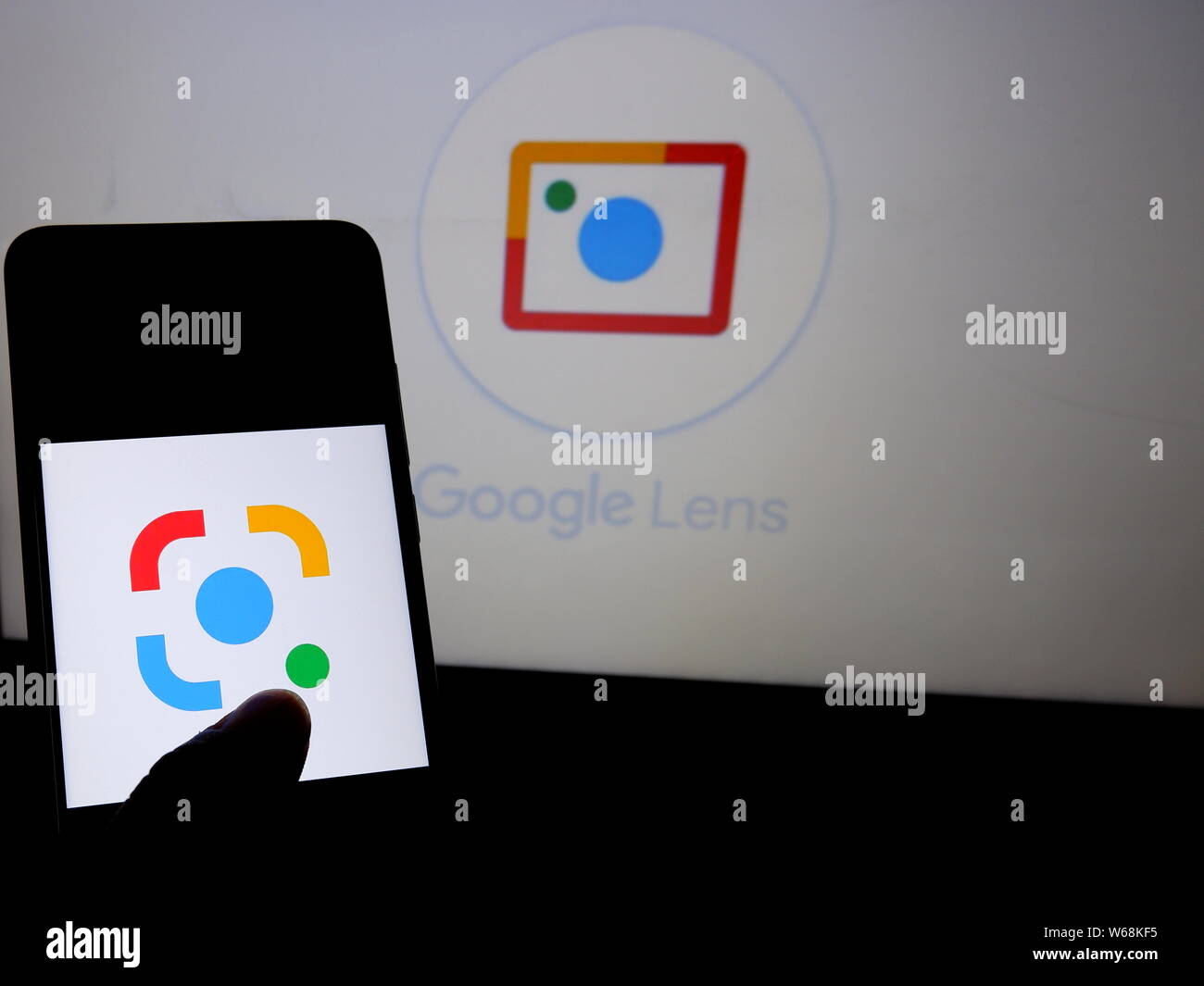Google lens logo hi-res stock photography and images - Alamy