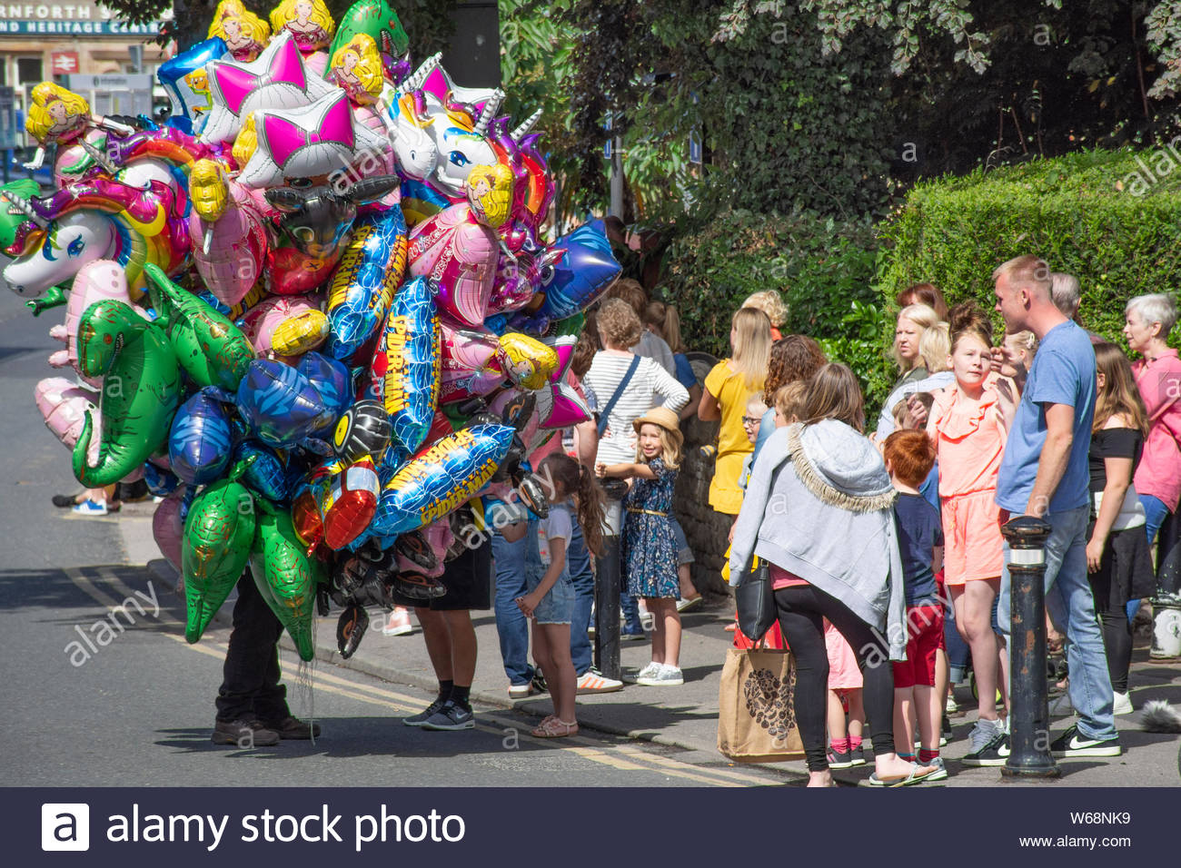 People Selling Balloons High Resolution Stock Photography and Images ...