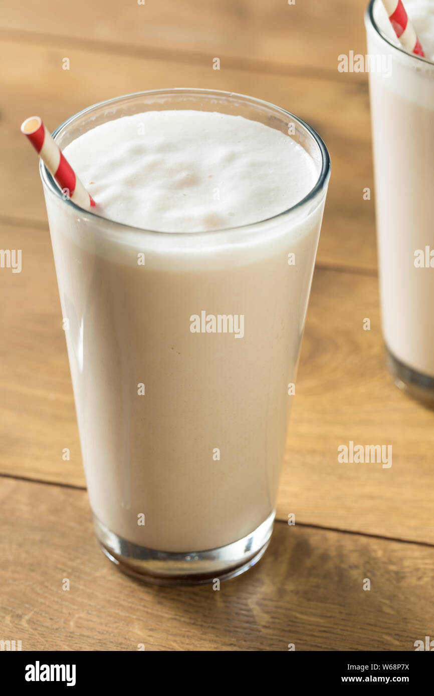 Egg cream hi-res stock photography and images - Alamy