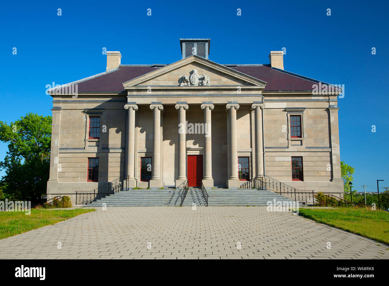 Canada st johns colonial building hi-res stock photography and images ...