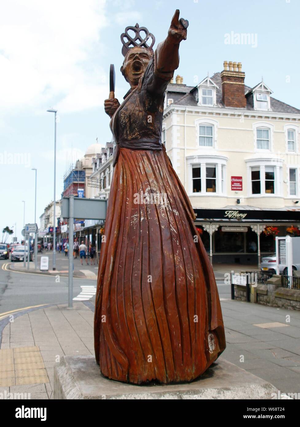 Alice in wonderland wooden statue hi-res stock photography and images ...