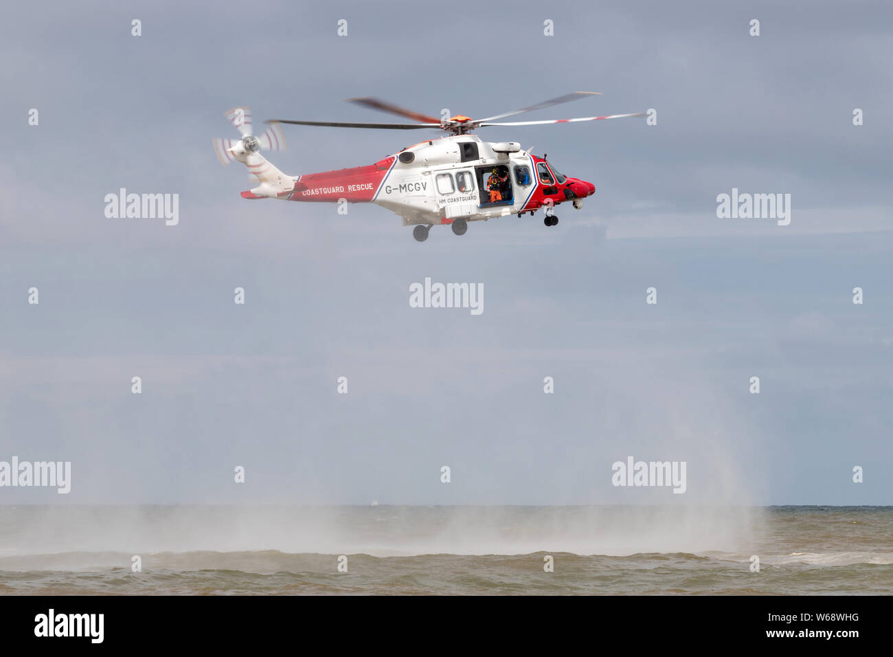 Uk coast guard chopper hi-res stock photography and images - Alamy