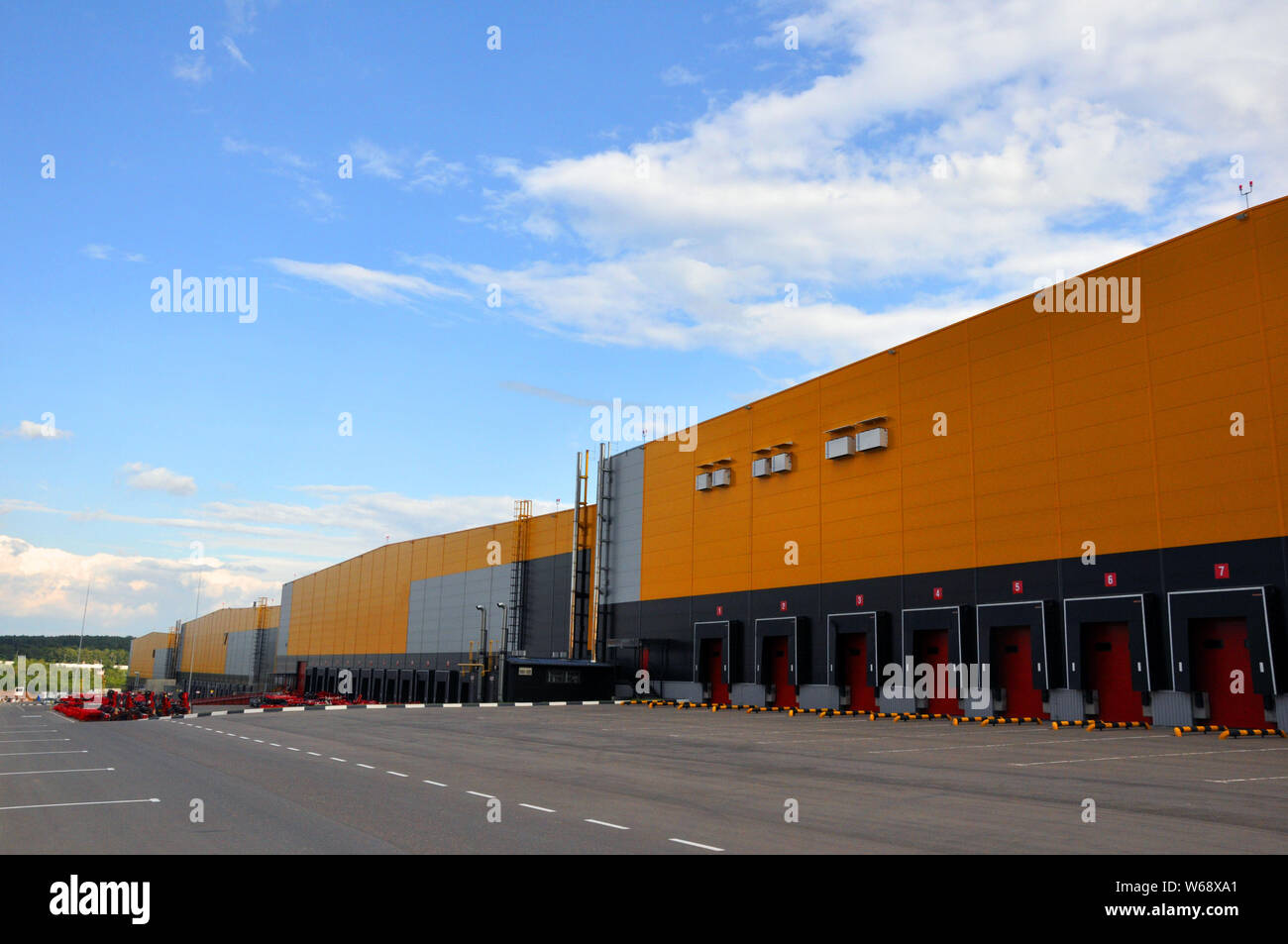 innovative logistic warehouse complex. General form. Excellent solution ...