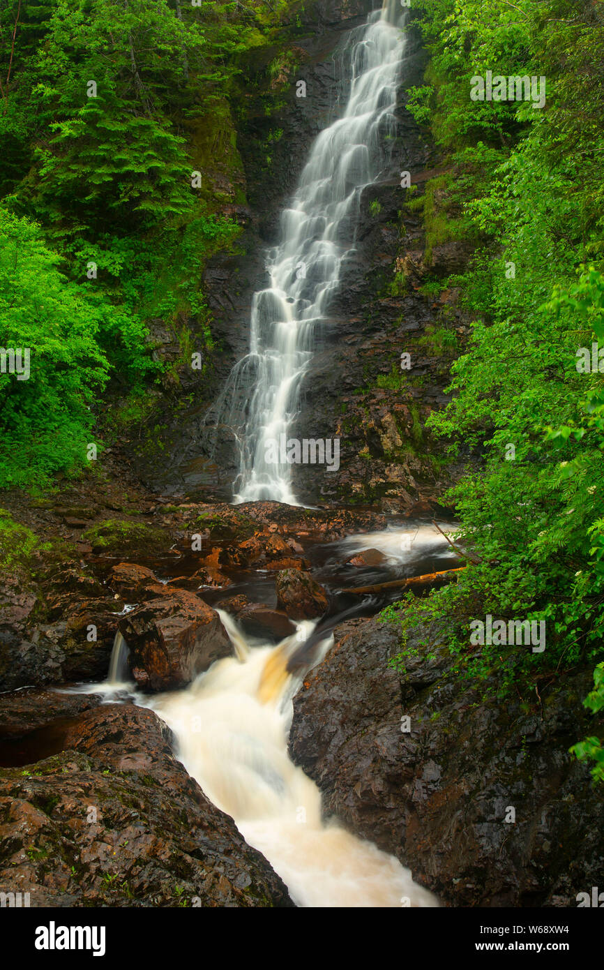 Cataracts River with waterfall, Cataracts Provincial Park, Newfoundland ...
