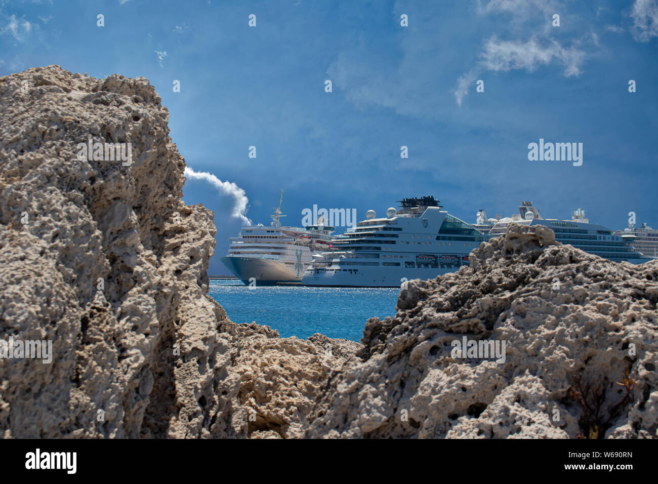 Ship between rocks hi-res stock photography and images - Alamy