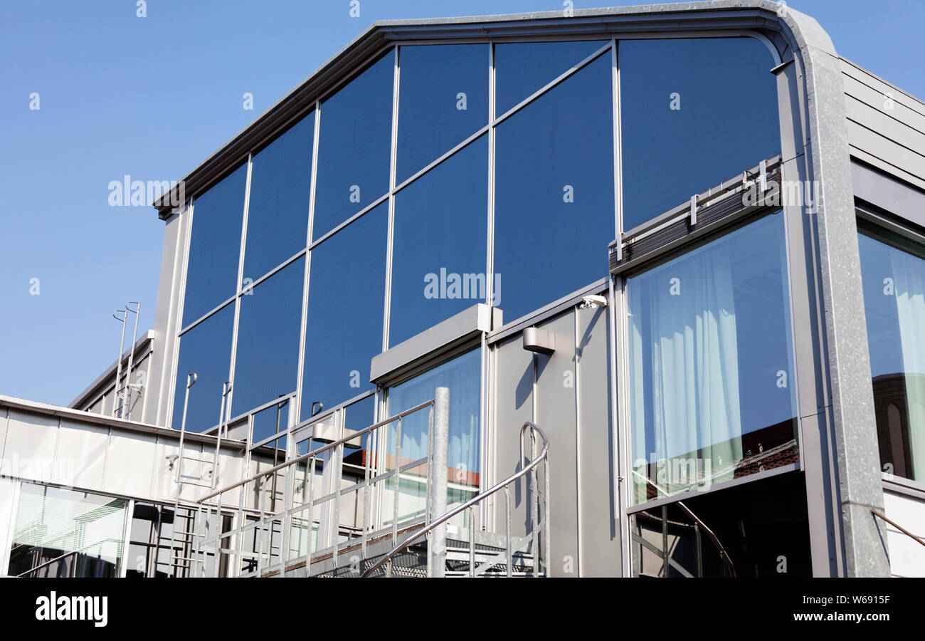 Modern library ladder hi-res stock photography and images - Alamy