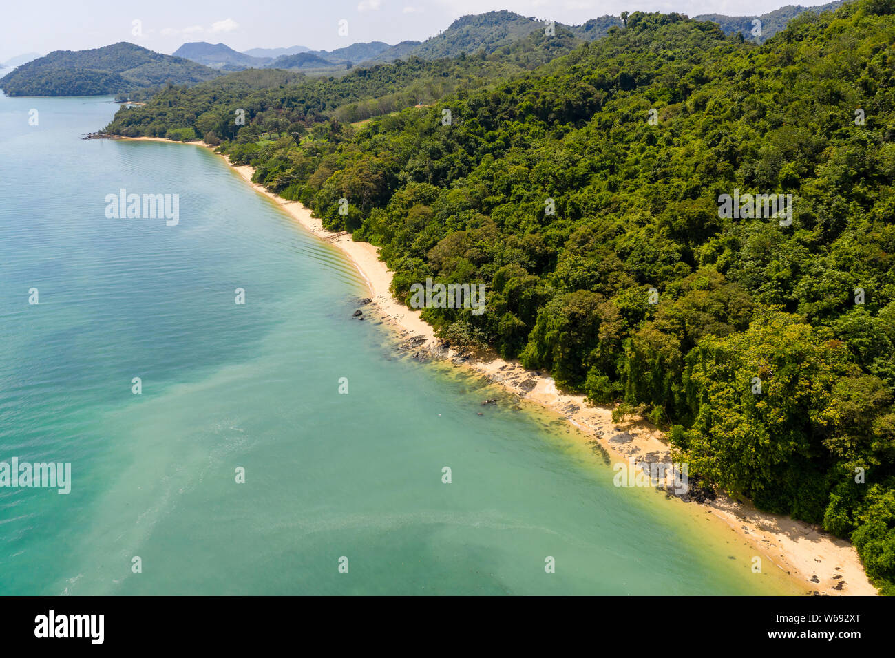 Empty deserted island holiday hi-res stock photography and images - Alamy