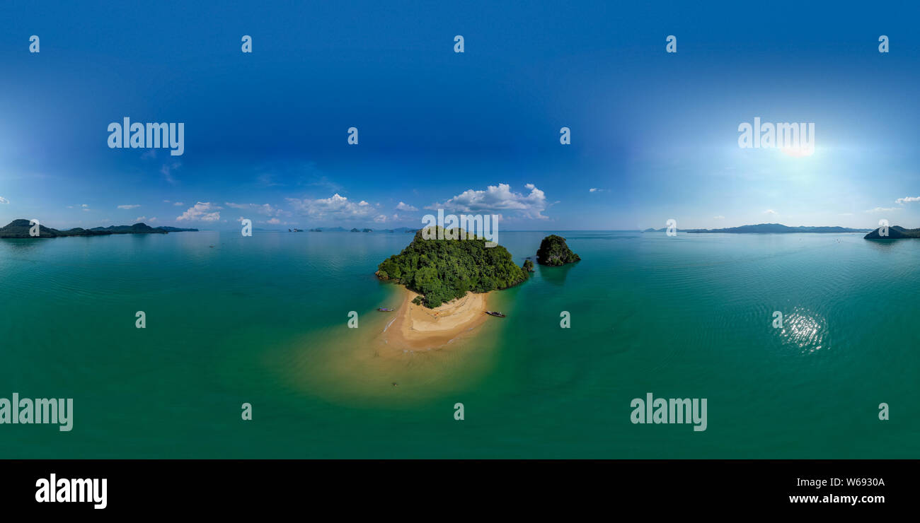 360 seamless panorama of a beautiful, tiny tropical island and beach ...