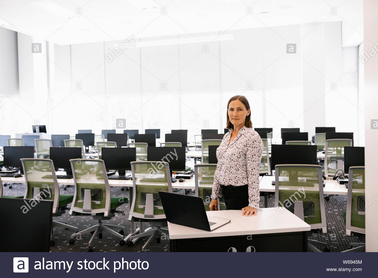 Classroom organization hi-res stock photography and images - Alamy