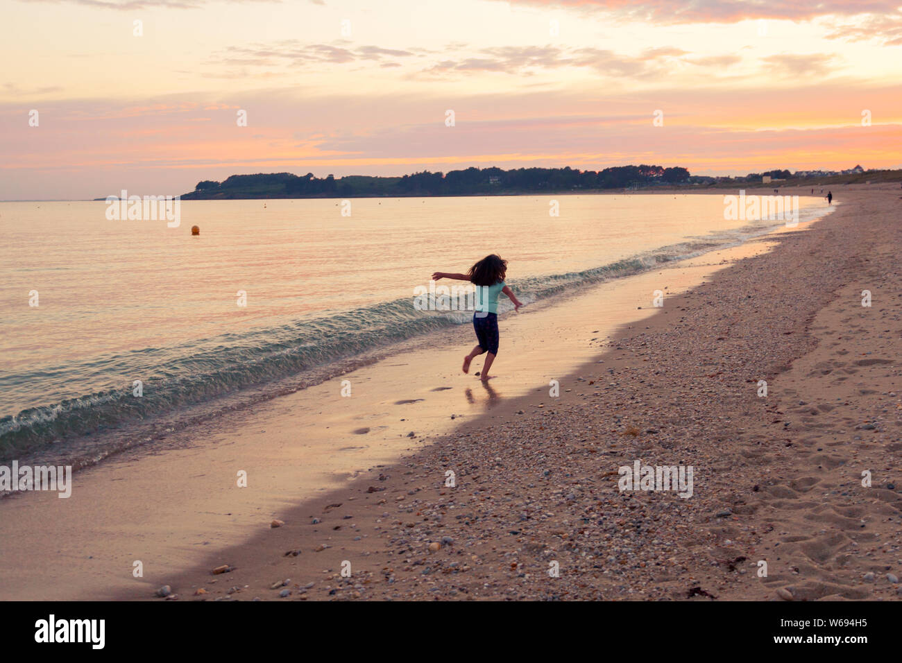 Child going away hi-res stock photography and images - Alamy