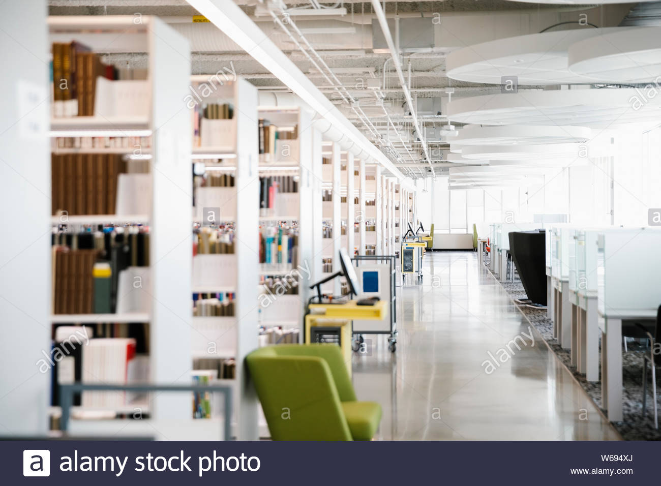 Books college building hi-res stock photography and images - Alamy