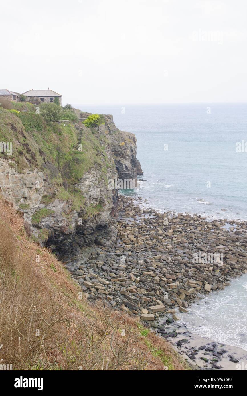 Cornwall Cottage Cliff High Resolution Stock Photography and Images - Alamy