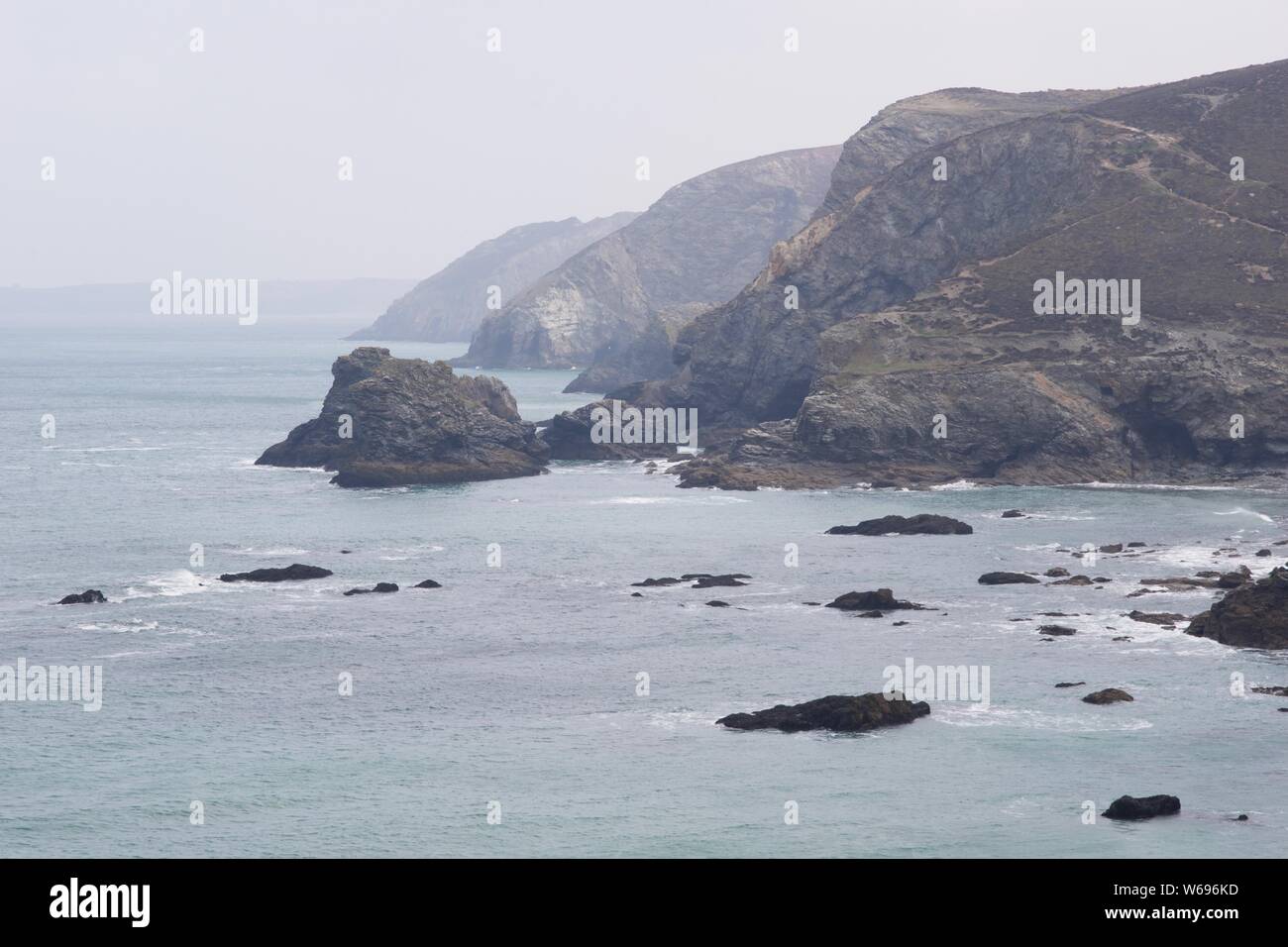 Trevellas Cove, Seascape of Rugged Cliffs and Turquoise Water, St Agnes ...
