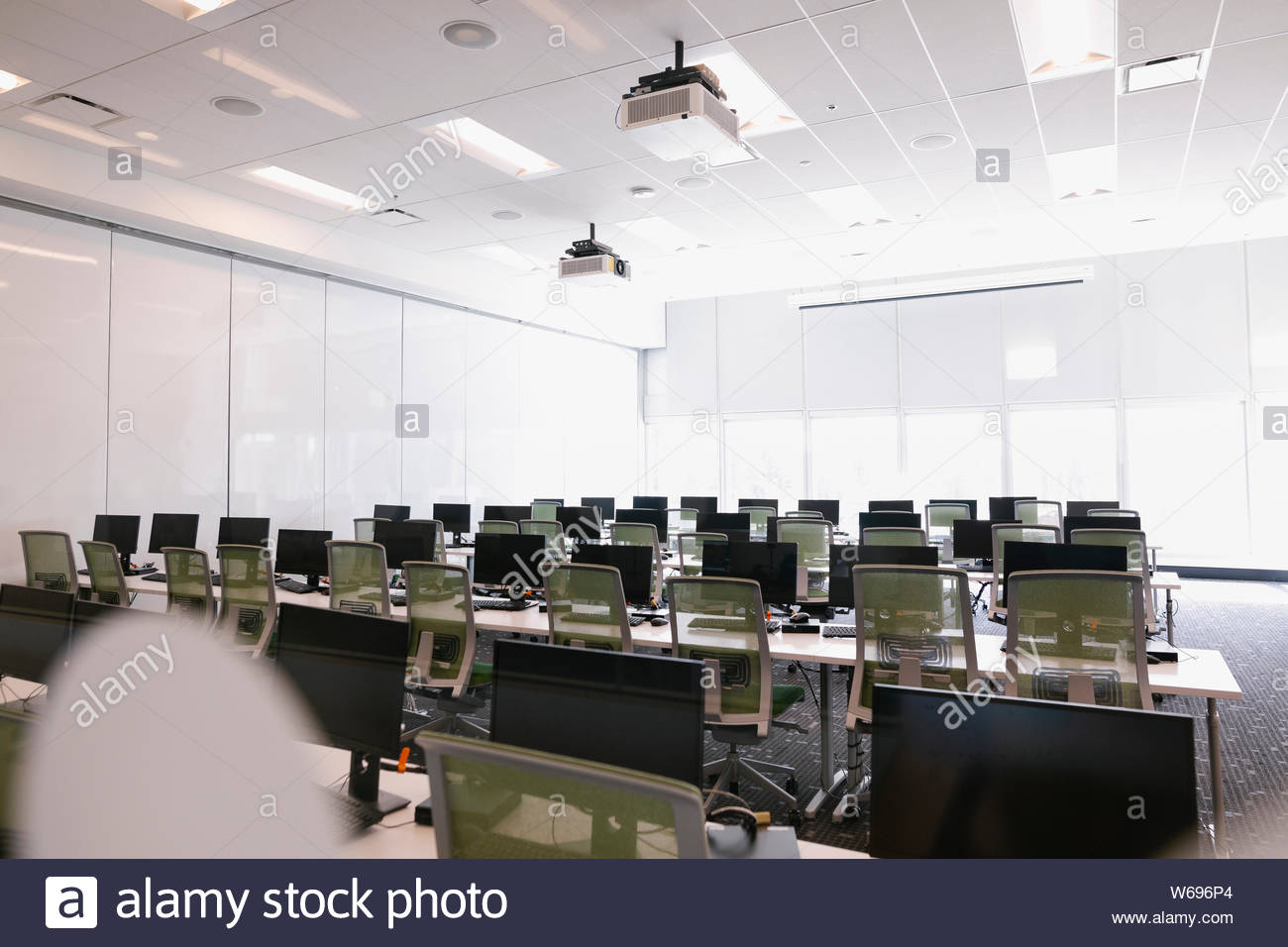 Computer suite hi-res stock photography and images - Alamy