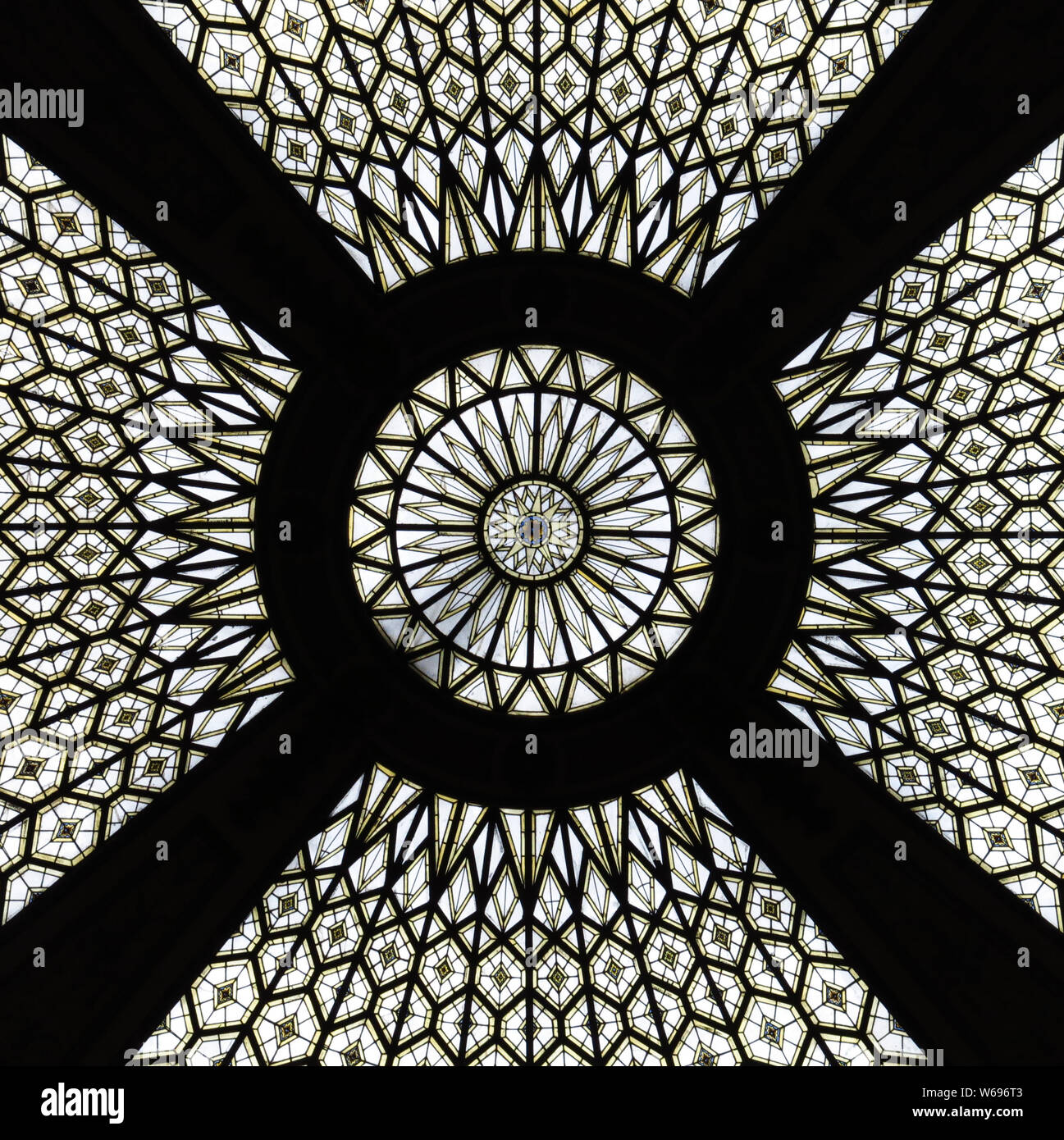 Mandala roof hi-res stock photography and images - Alamy