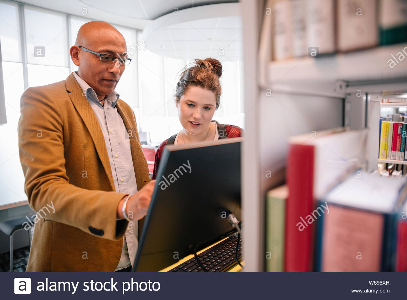 University student library computer hi-res stock photography and images ...