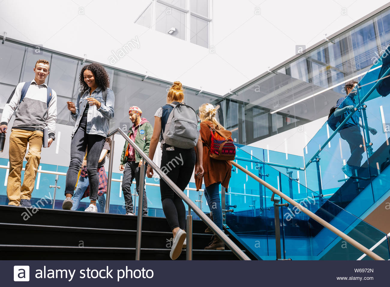 Student move to campus hi-res stock photography and images - Alamy