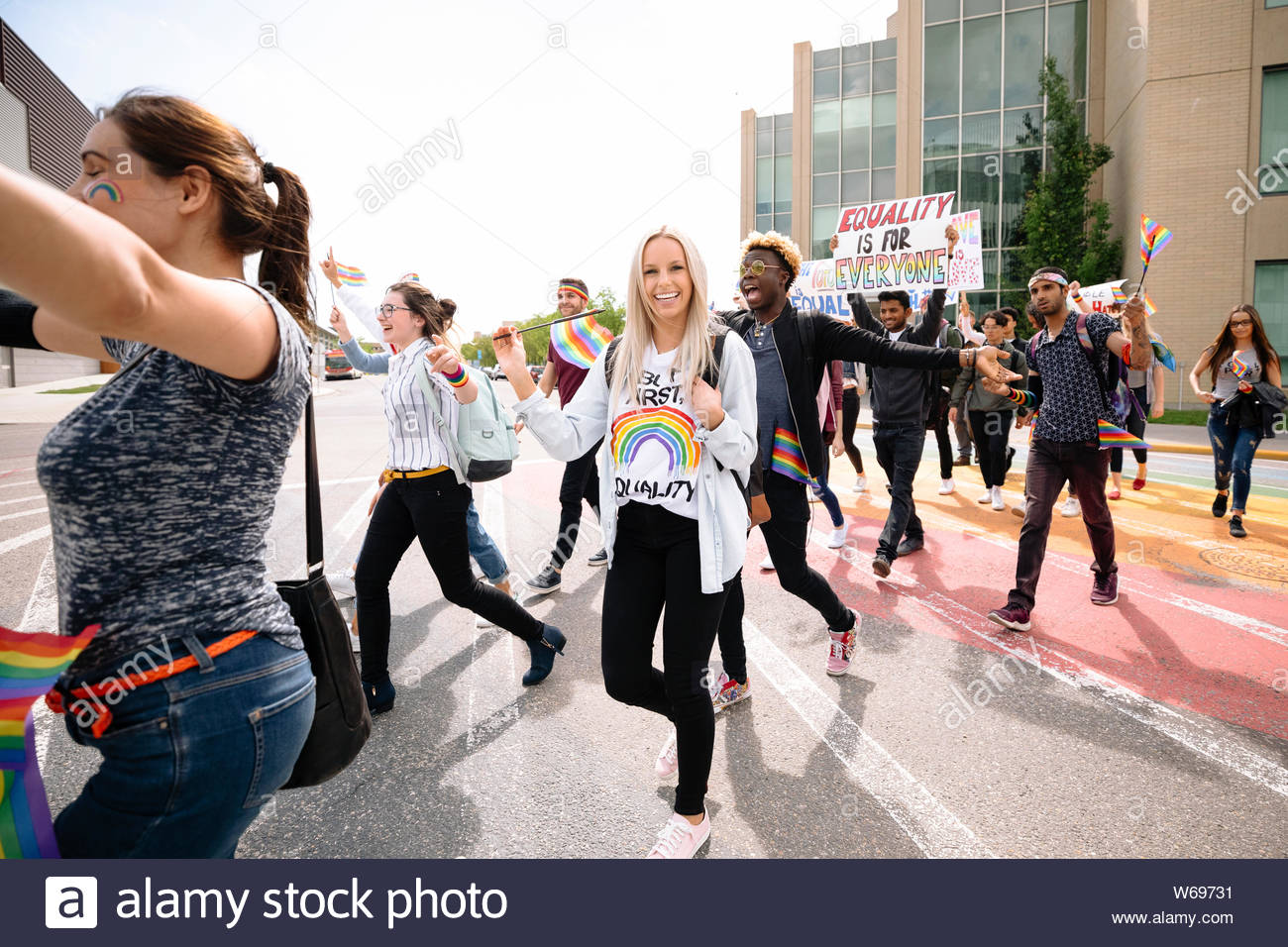 Large gay pride flag hi-res stock photography and images - Alamy