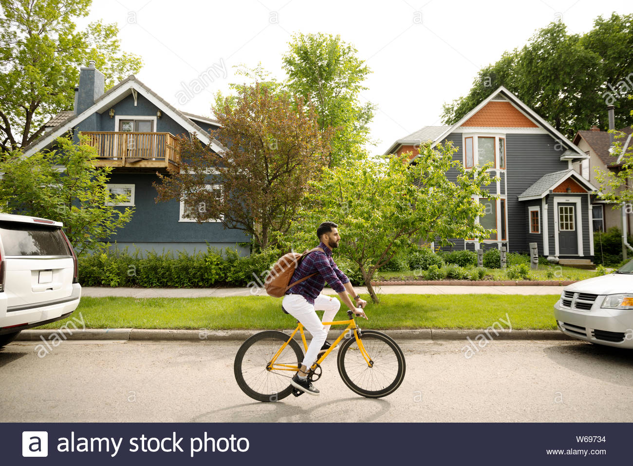 Asian bike commuter hi-res stock photography and images - Alamy