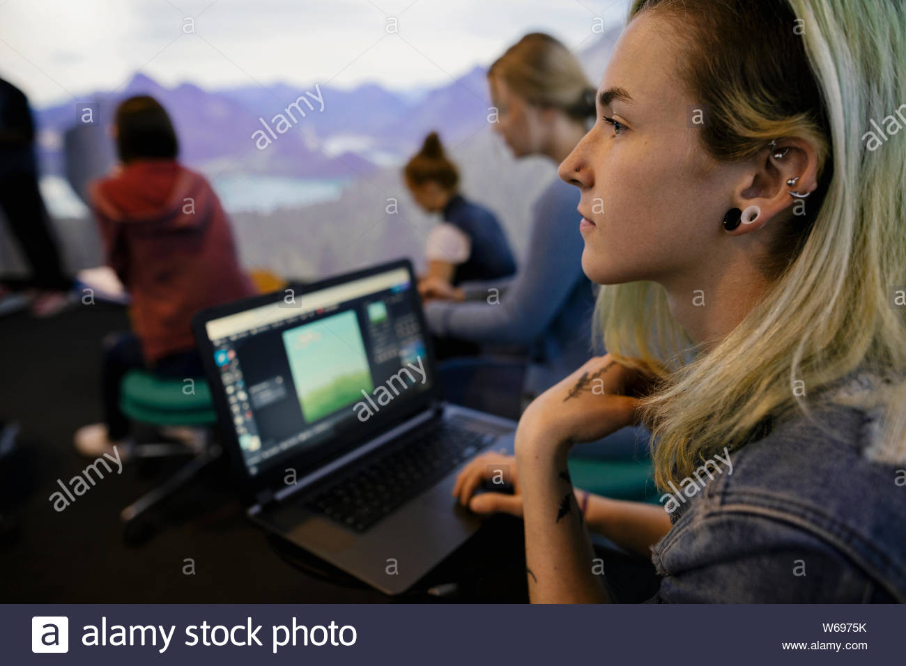 Laptop presentation classroom hi-res stock photography and images - Alamy