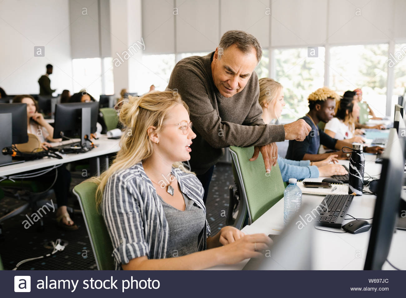Canada classroom computer hi-res stock photography and images - Alamy