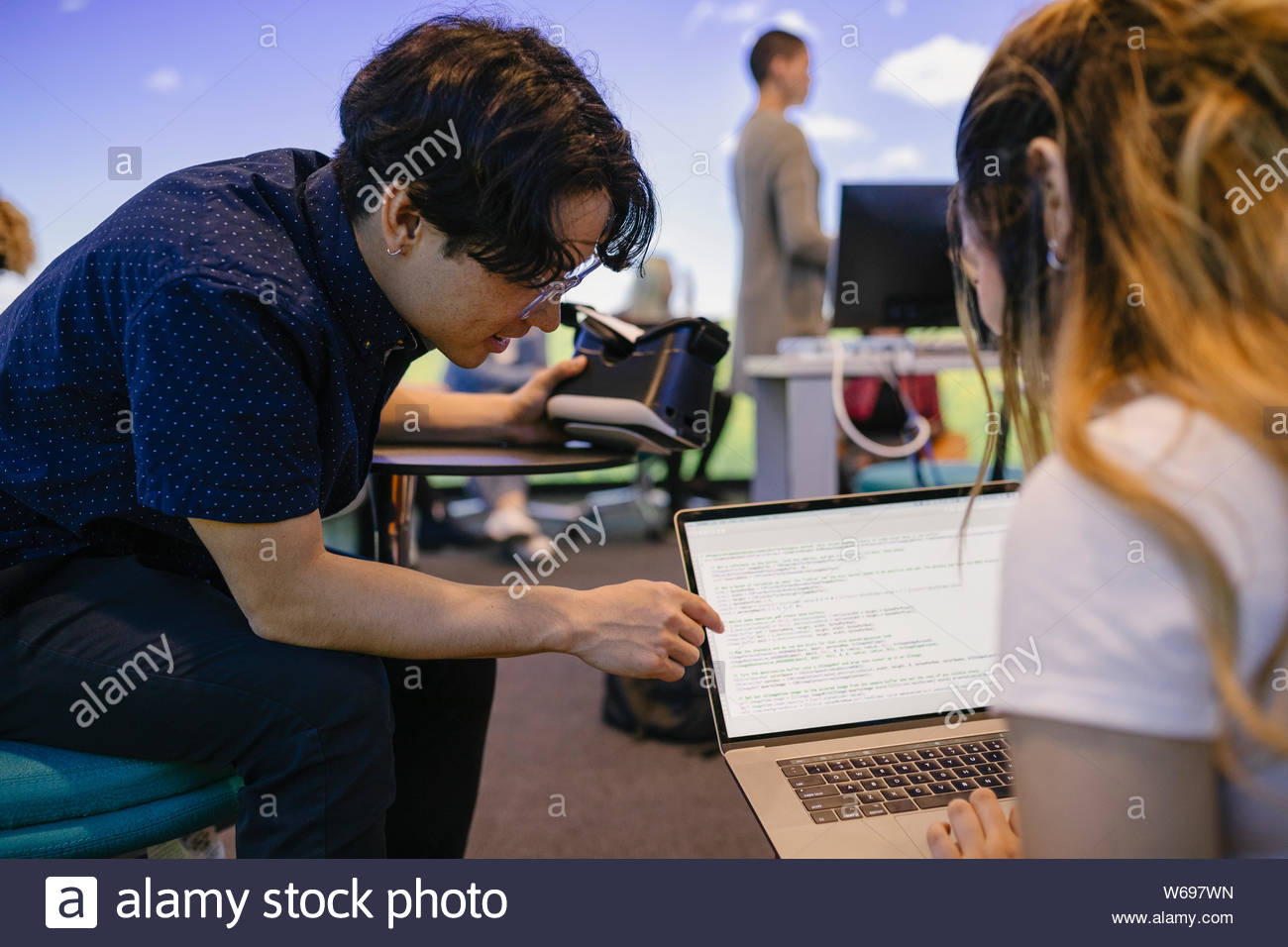 Laptop presentation classroom hi-res stock photography and images - Alamy