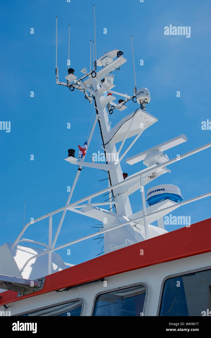Yacht radar hi-res stock photography and images - Alamy