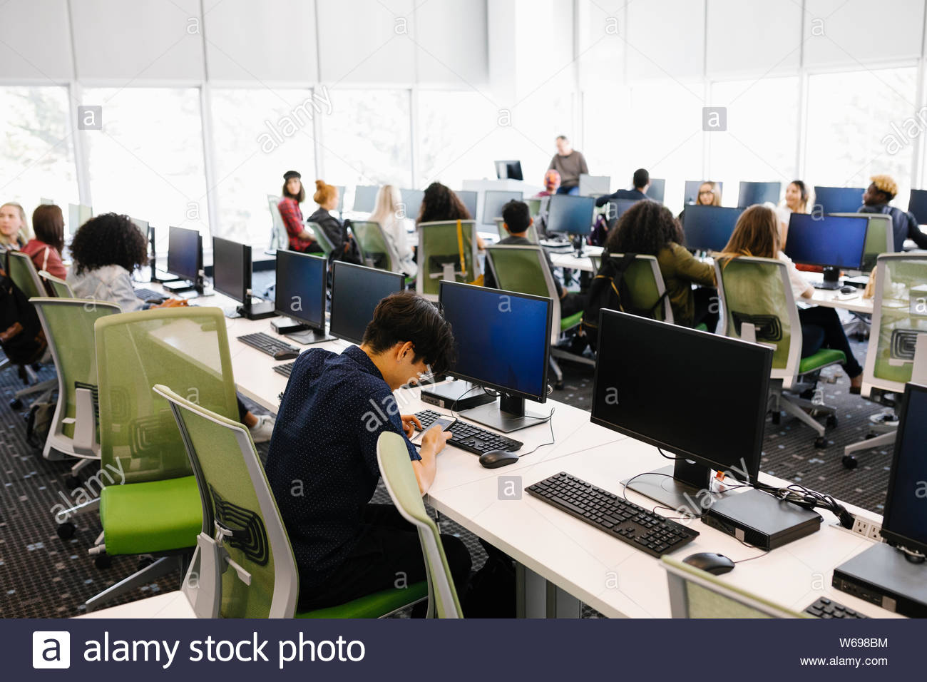 Student classroom computer hi-res stock photography and images - Alamy