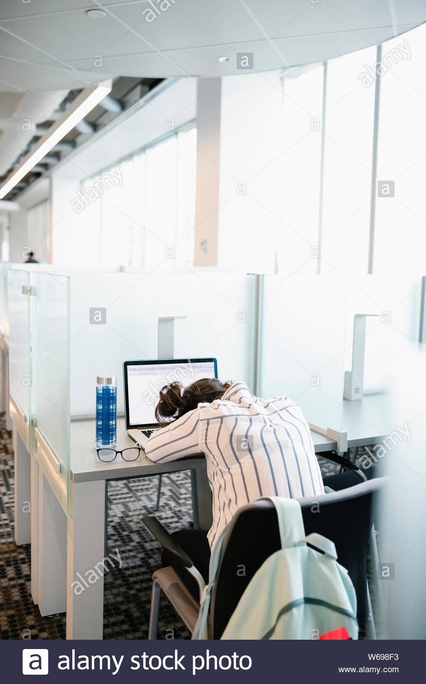 Student sleeping in library hi-res stock photography and images - Alamy