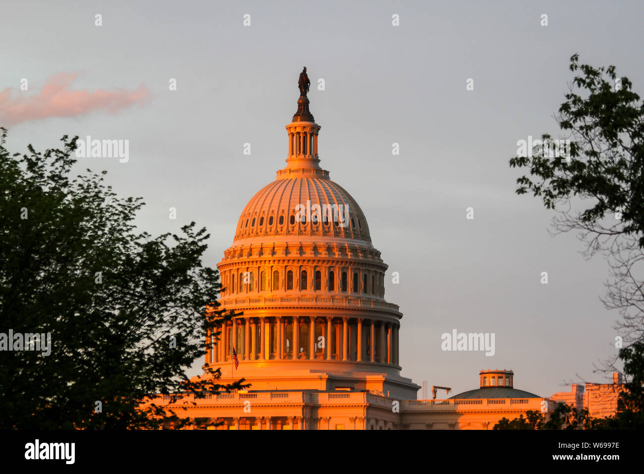Sunset view of the United States Capitol, Washington, DC, United States ...
