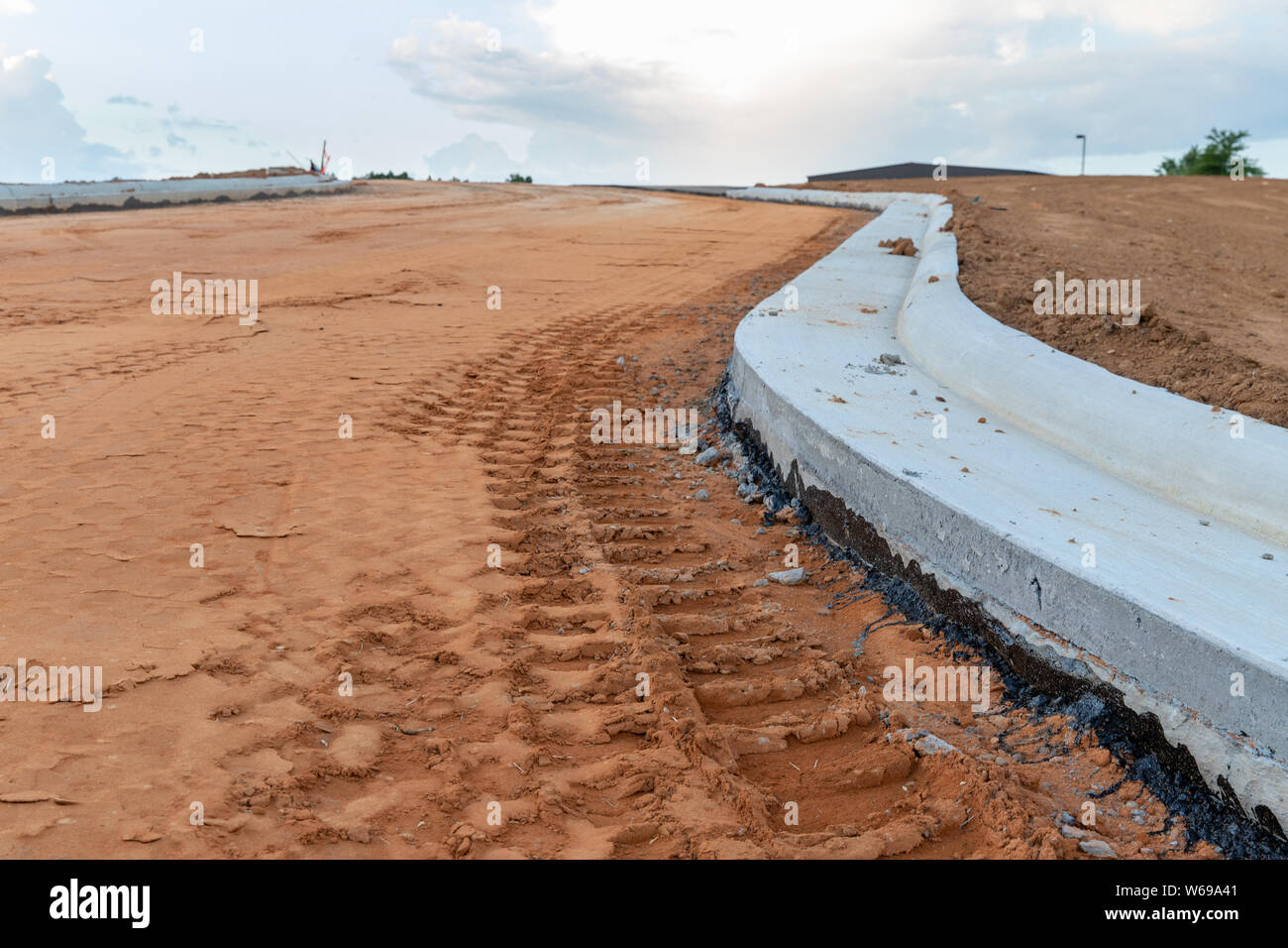 Concrete curb hi-res stock photography and images - Alamy
