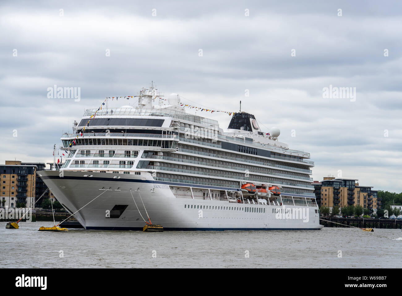 Viking jupiter cruise ship hi-res stock photography and images - Alamy