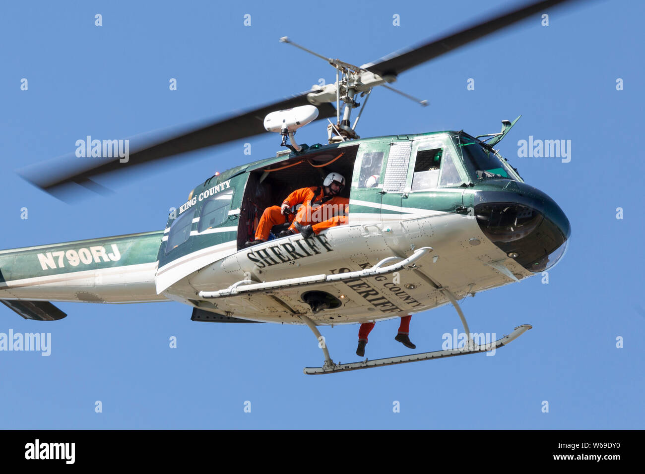 The King County Search and Rescue team performs a hoist drill at Renton ...