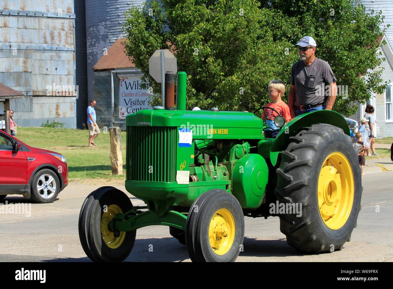 John Deere D Johnny Pop Tractor in the Wilson Kansas Czech Fest Parade ...