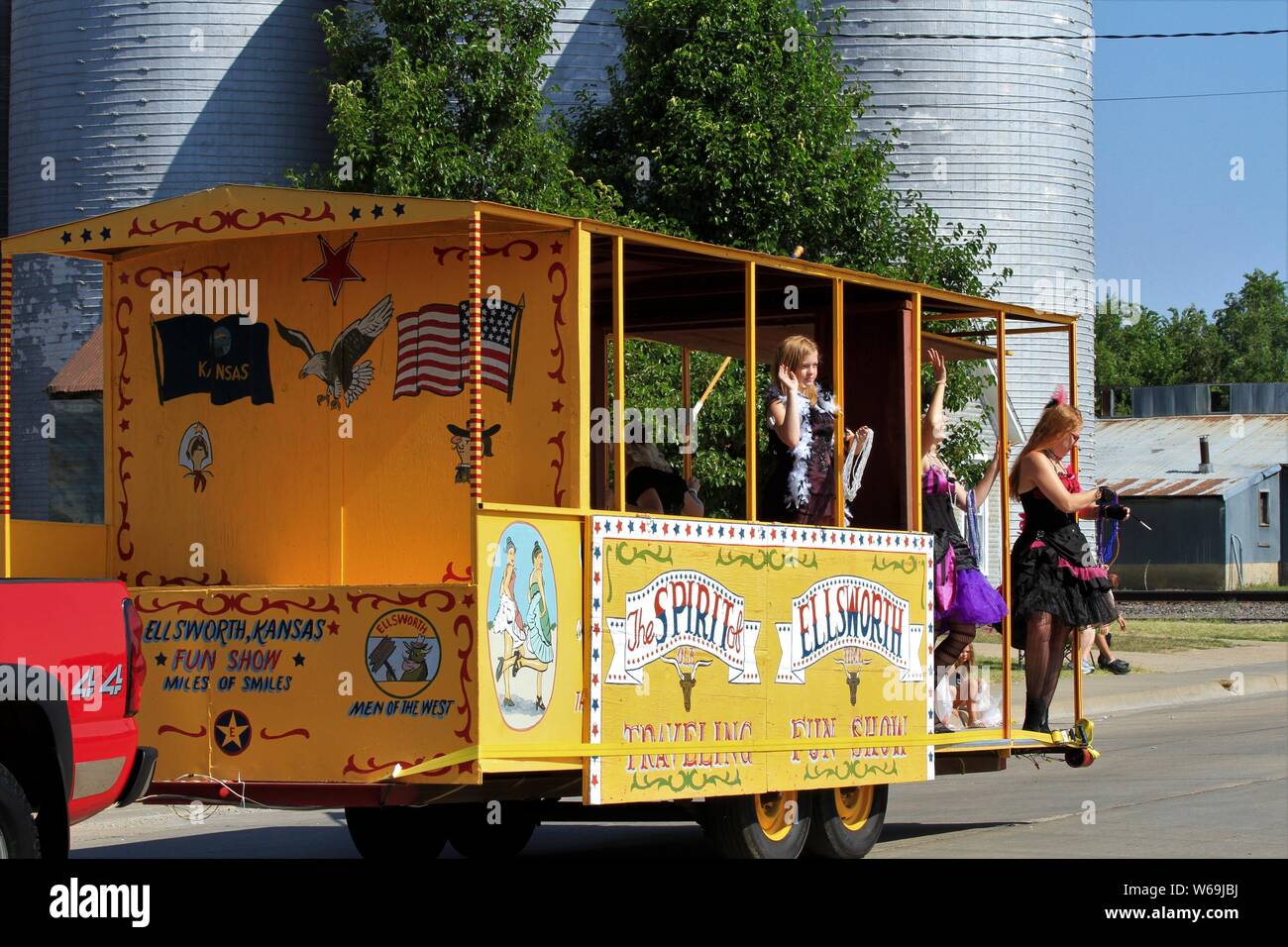 Parade float eagle hi-res stock photography and images - Alamy