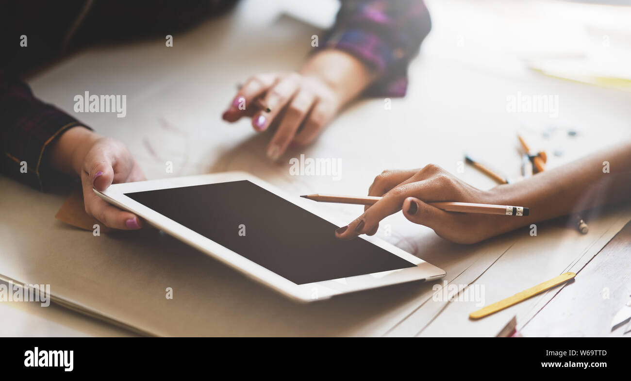 Upcoming fashion designers hi-res stock photography and images - Alamy