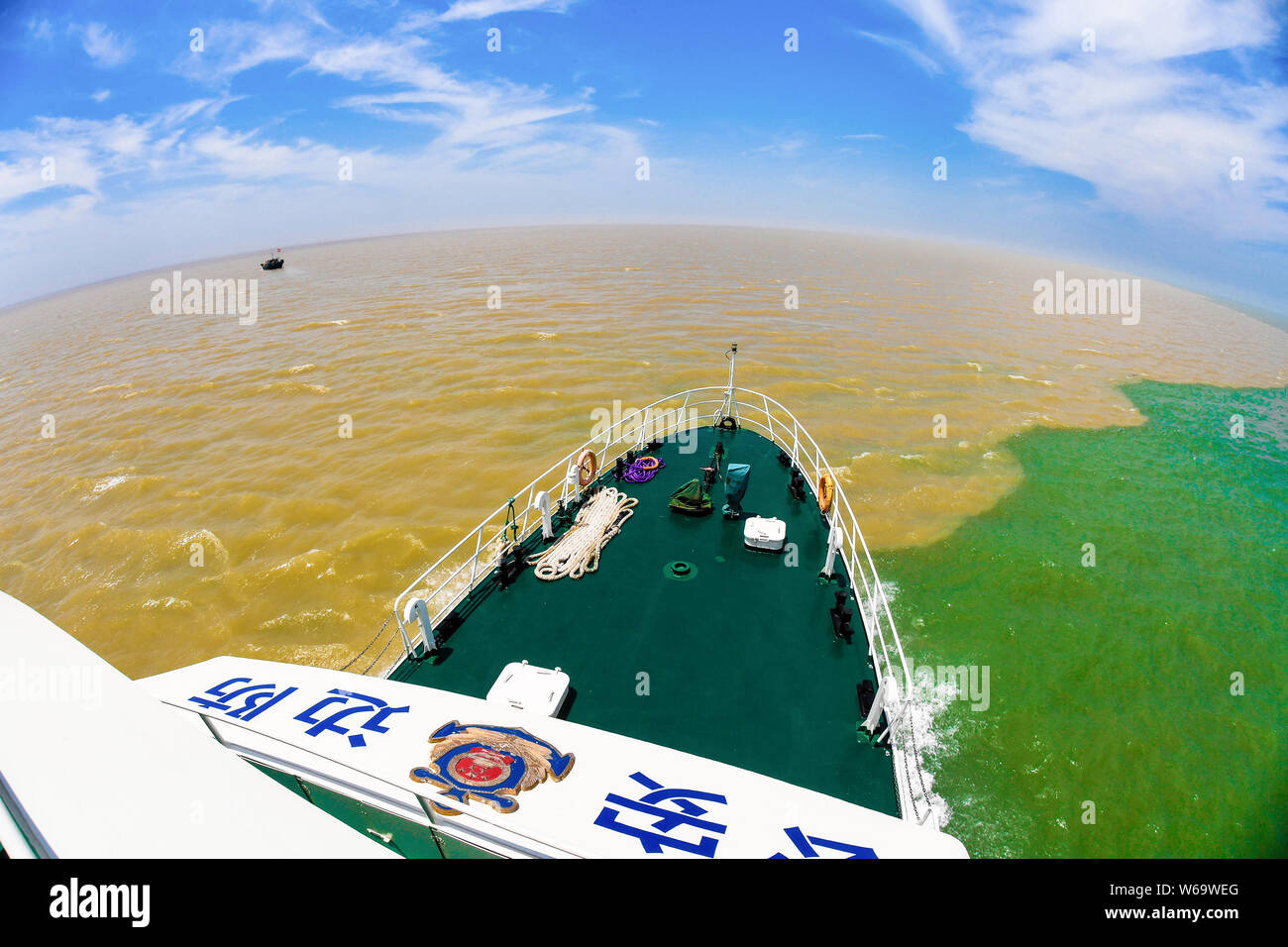 Yellow river sea china shandong hi-res stock photography and images - Alamy